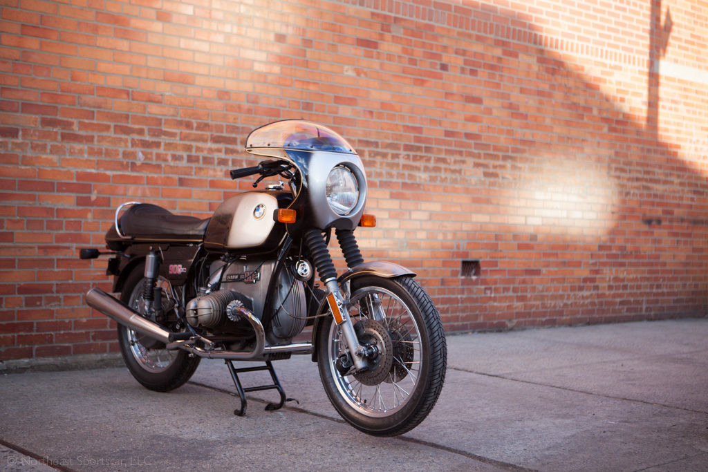 1975 BMW R90S – Front Right | Bike-urious
