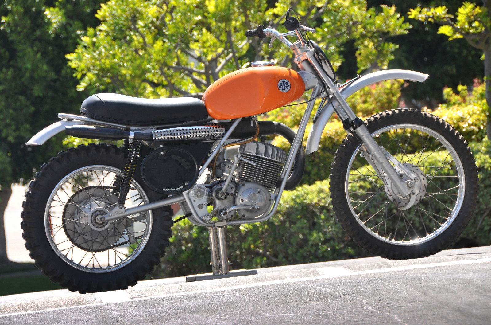 AJS Stormer 250 – Right Side | Bike-urious