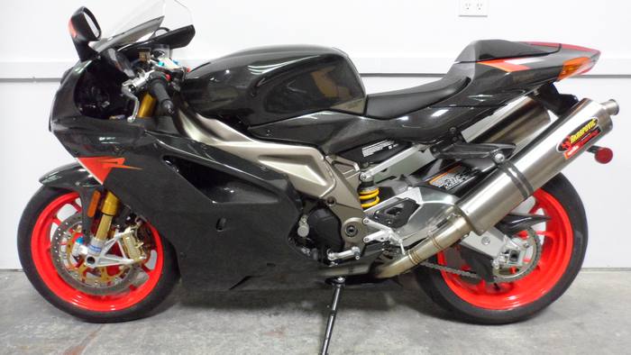 Carbon Fiber Rarity – 2004 Aprilia RSV 1000 R Nera | Bike-urious