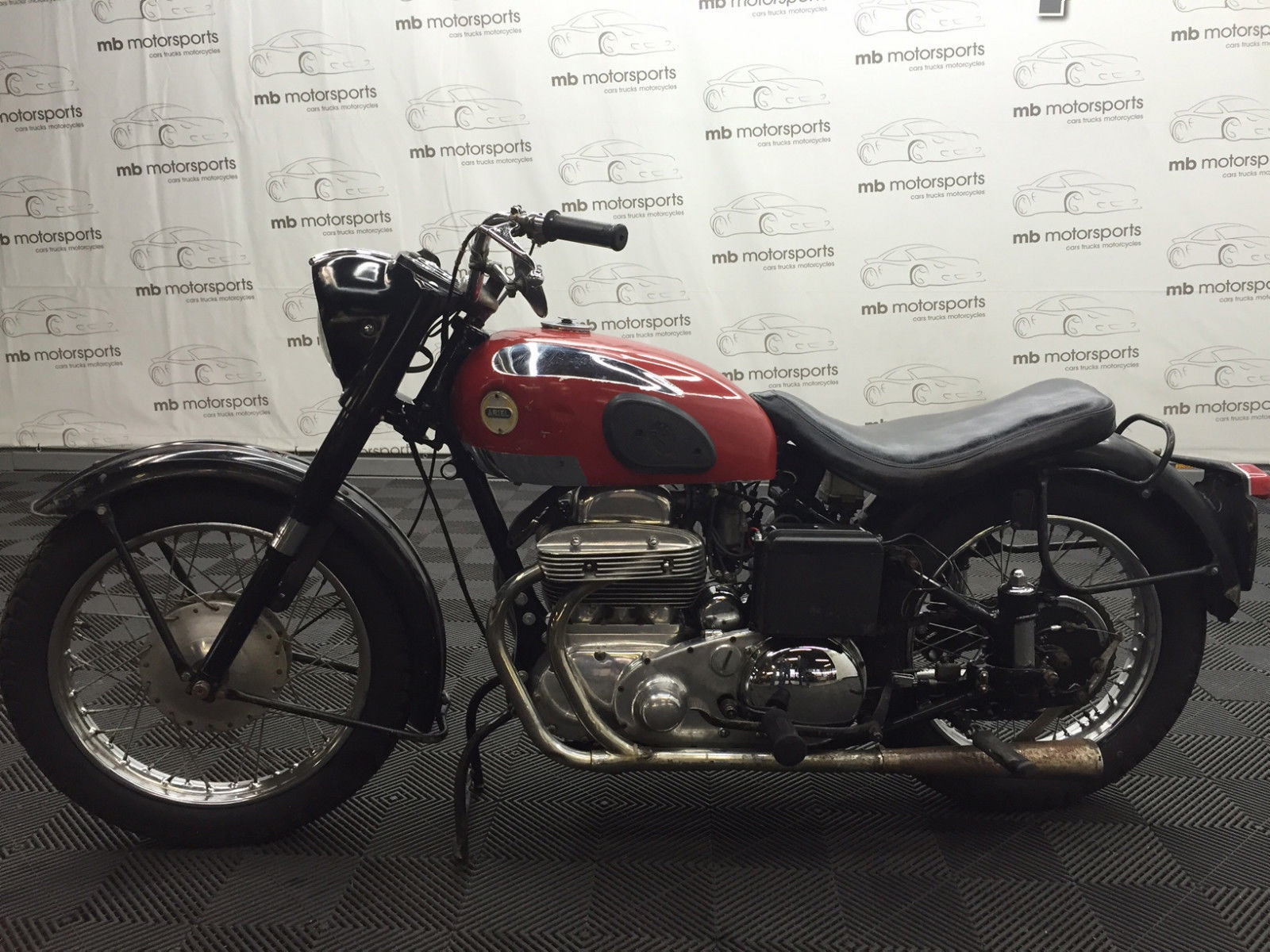 Ariel Square Four Mk II – Left Side | Bike-urious