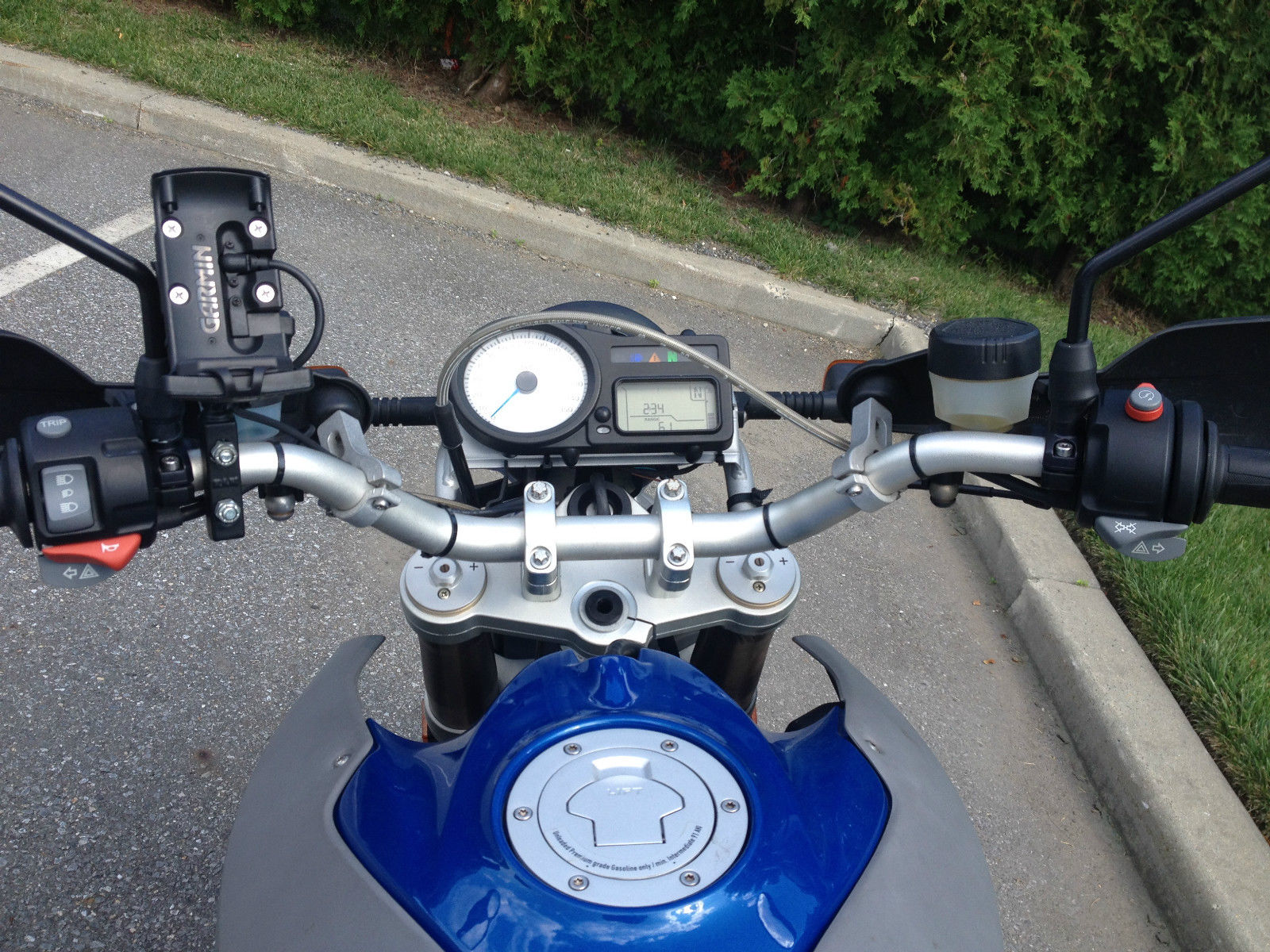 BMW HP2 Enduro – Cockpit | Bike-urious