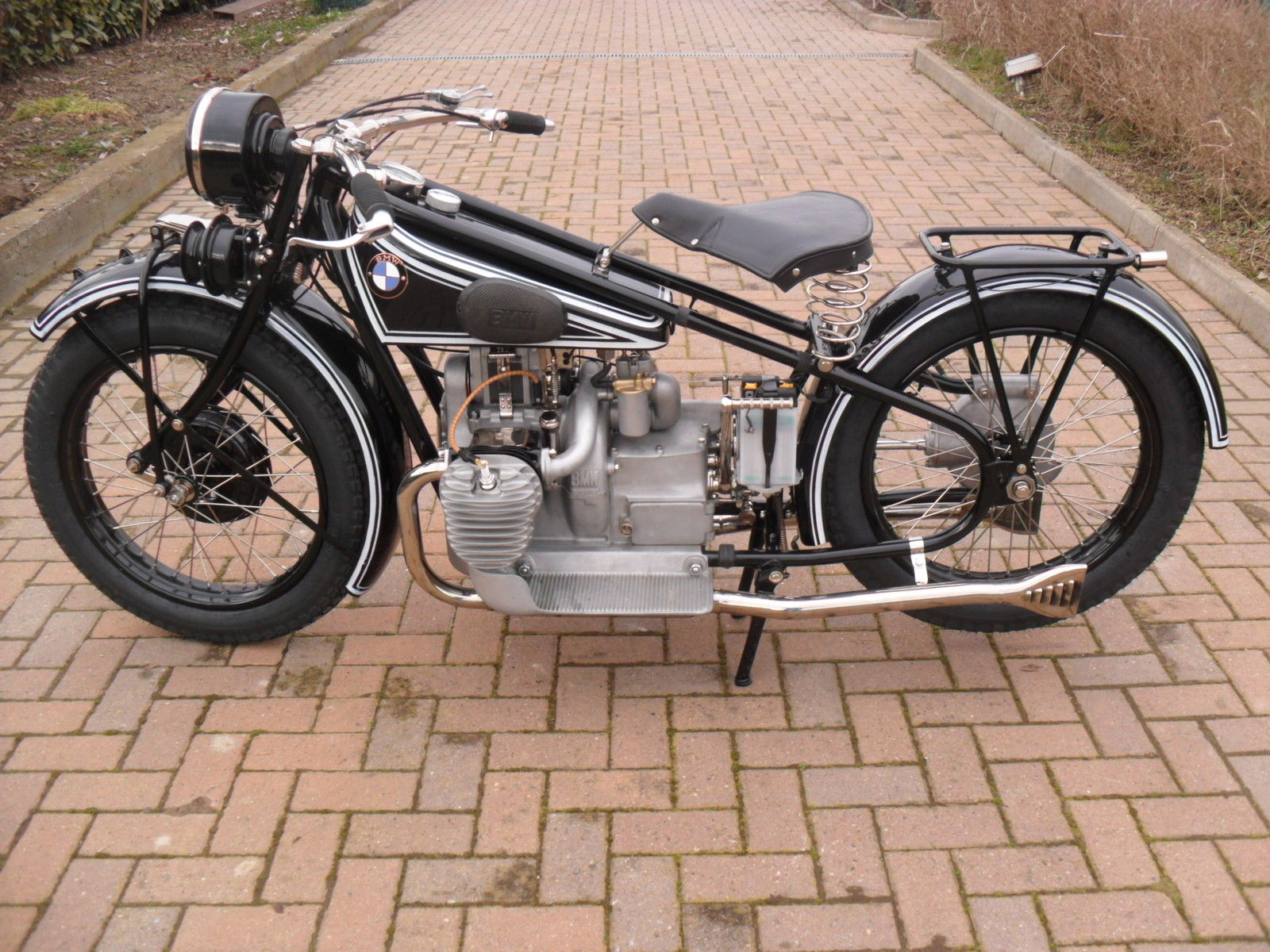 BMW R52 – Left Side | Bike-urious