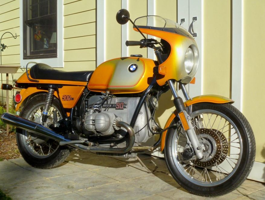 BMW R90S – Front Right | Bike-urious