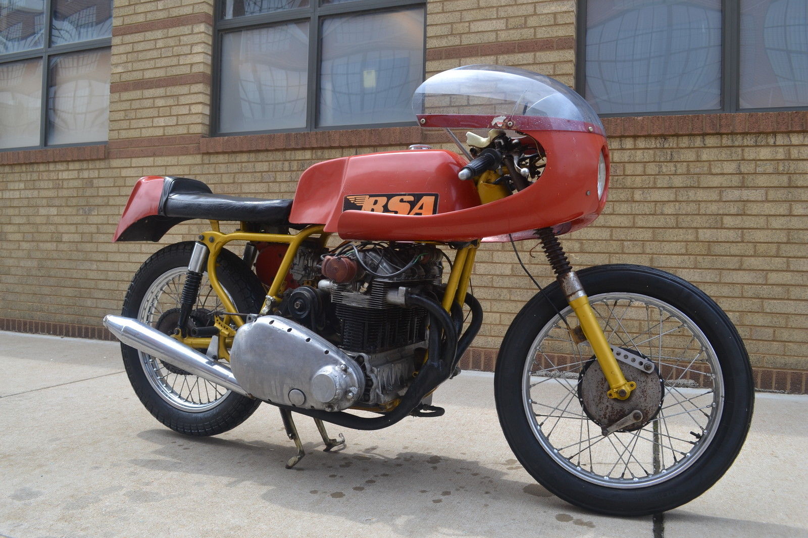 BSA Cafe Racer – RIght Side | Bike-urious