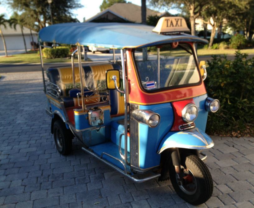 Daihatsu Tuk Tuk – Front Right | Bike-urious
