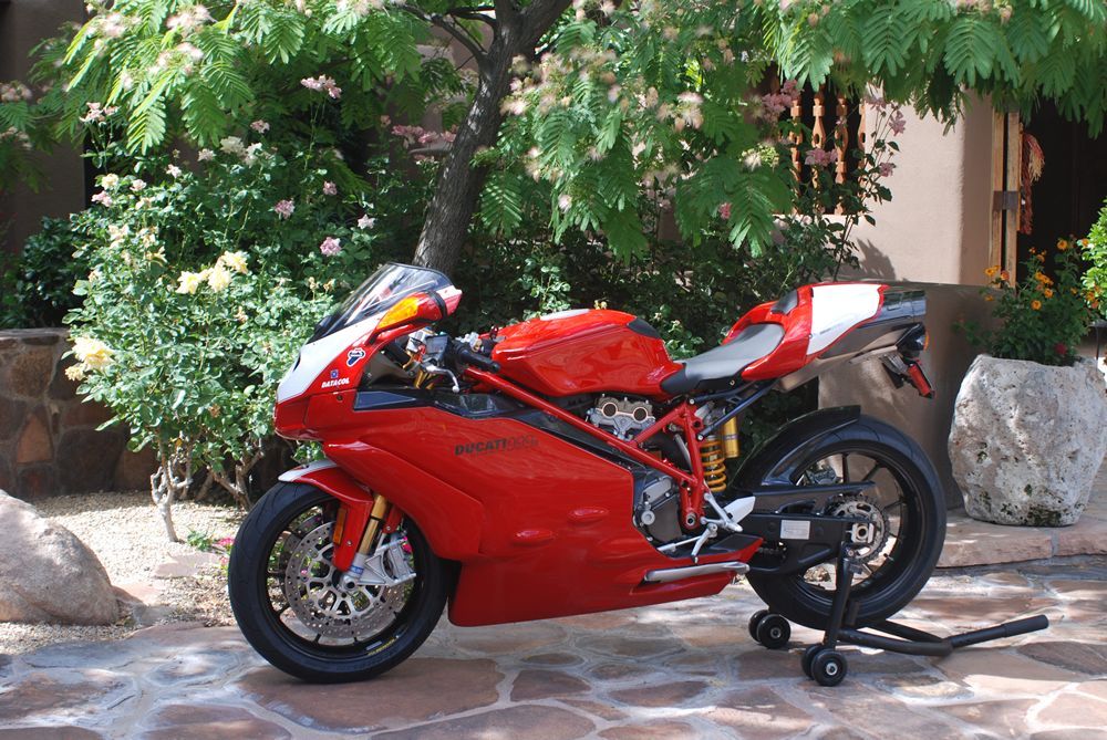 1 of 300: 2006 Ducati 999R | Bike-urious