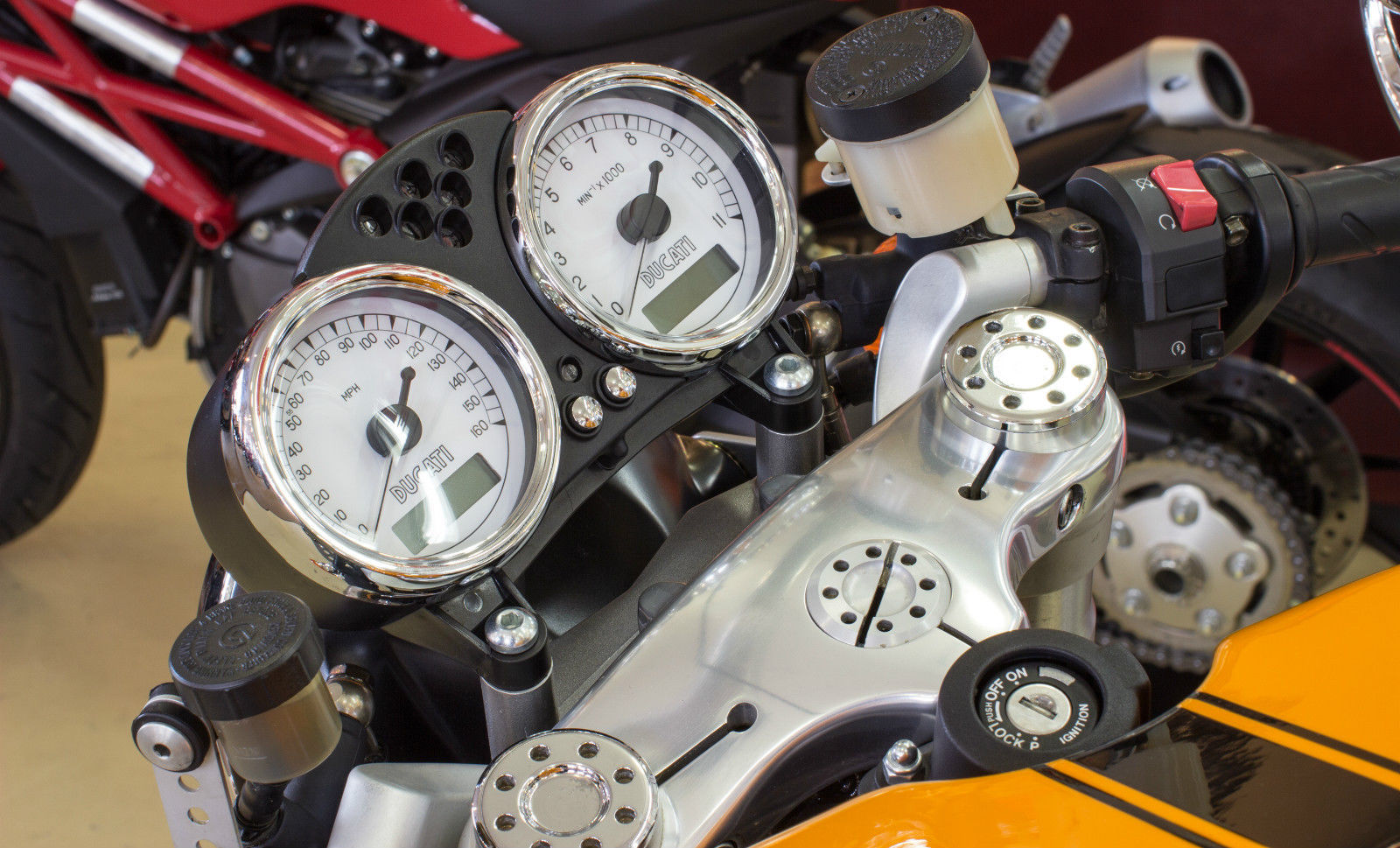 Ducati Sport 1000 – Gauges | Bike-urious