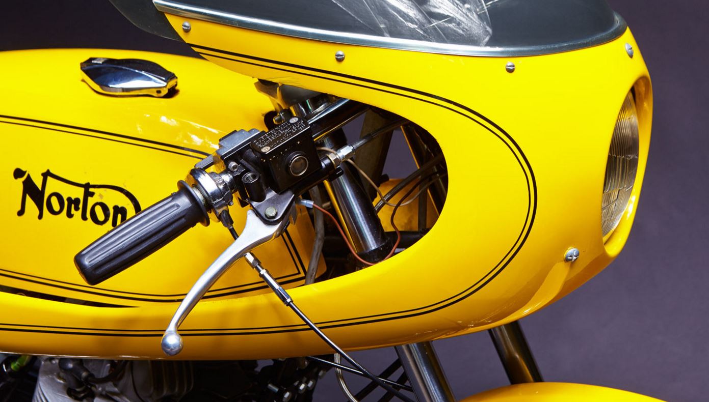 Dunstall Racer – 1974 Norton Commando 850 – Front Fairing | Bike-urious