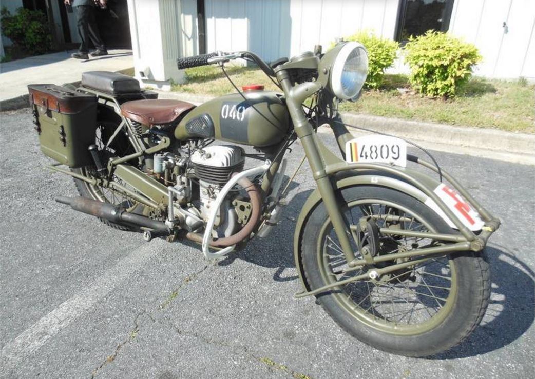 FN de Herstal M13 – Front Right | Bike-urious