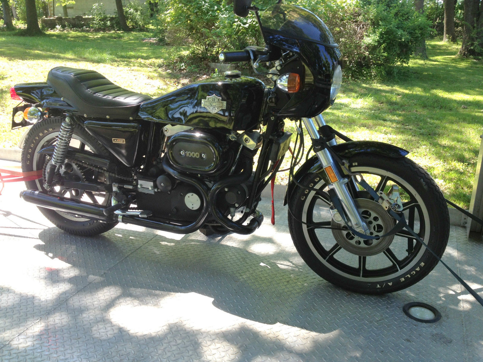 Harley-Davidson XLCR – Right Side | Bike-urious