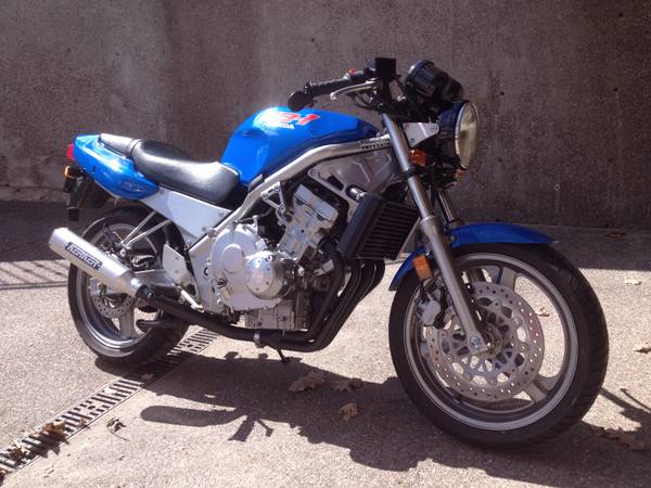 Honda CB-1 – Front Right | Bike-urious