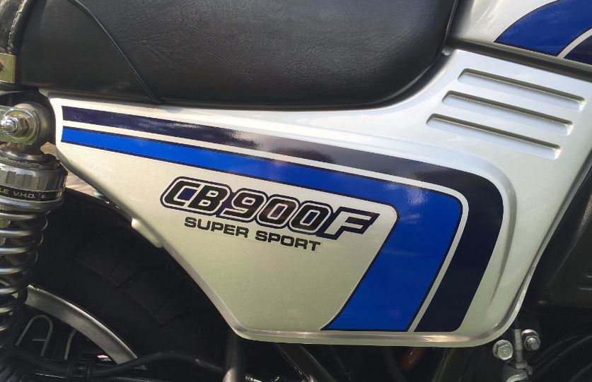 Honda CB900F Super Sport – Sidecover | Bike-urious