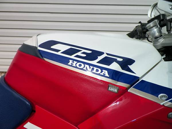Honda CBR1000F – Tank | Bike-urious