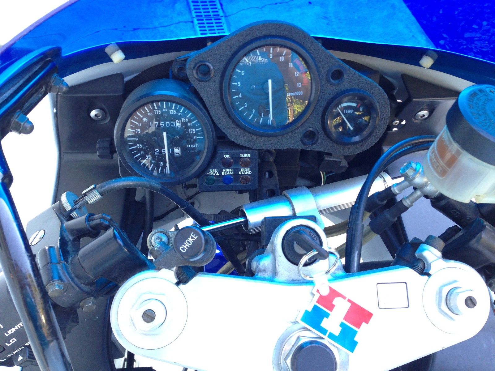 Honda CBR900RR – Cockpit | Bike-urious