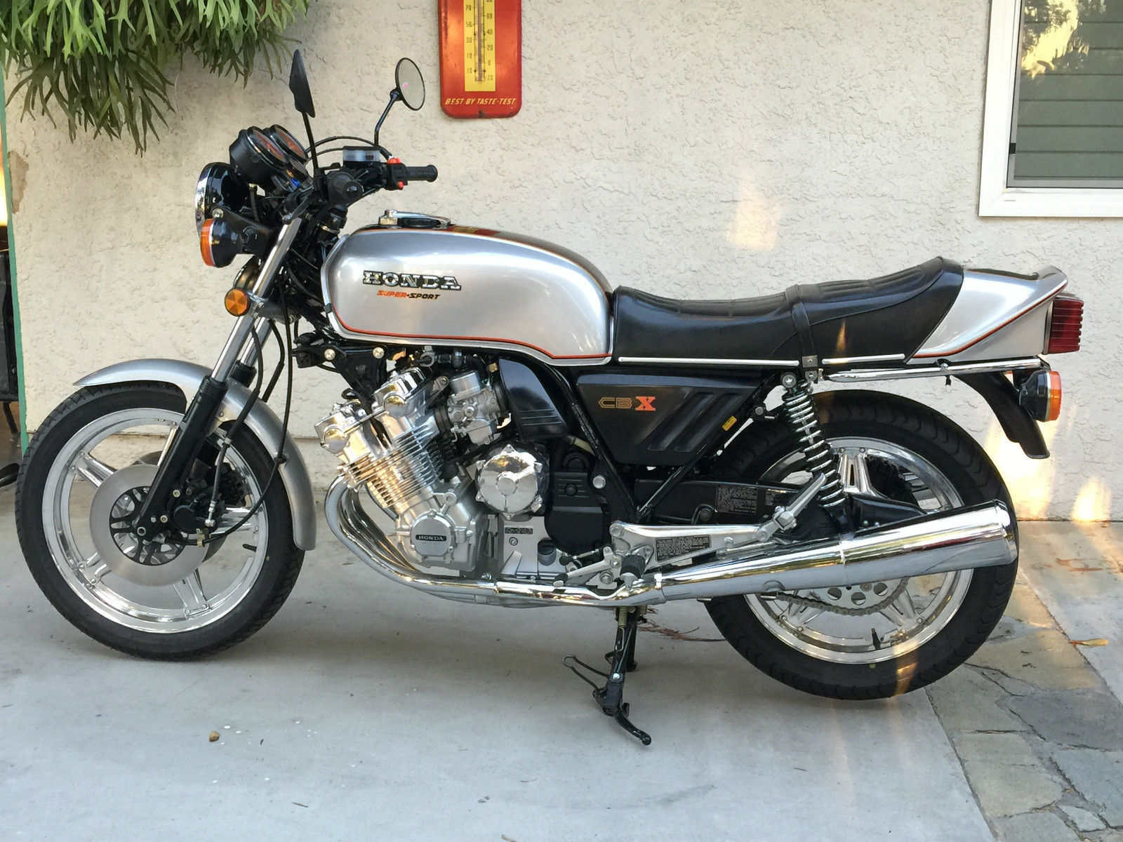 Honda CBX – Left Side Silver | Bike-urious