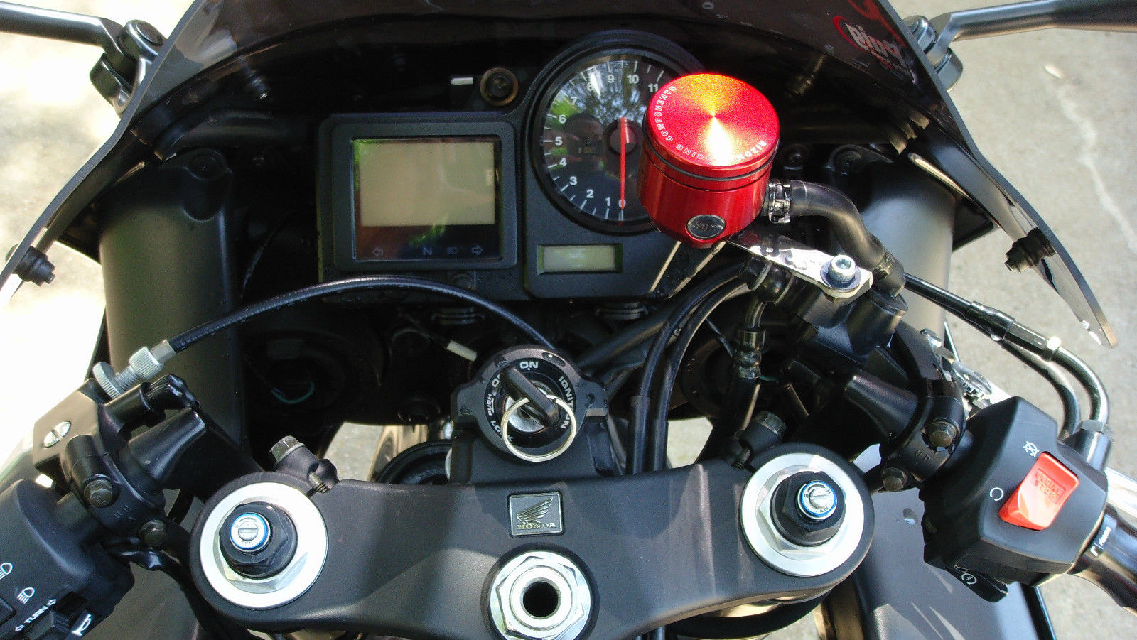 Honda CRB929RR Erion Racing – Gauges | Bike-urious