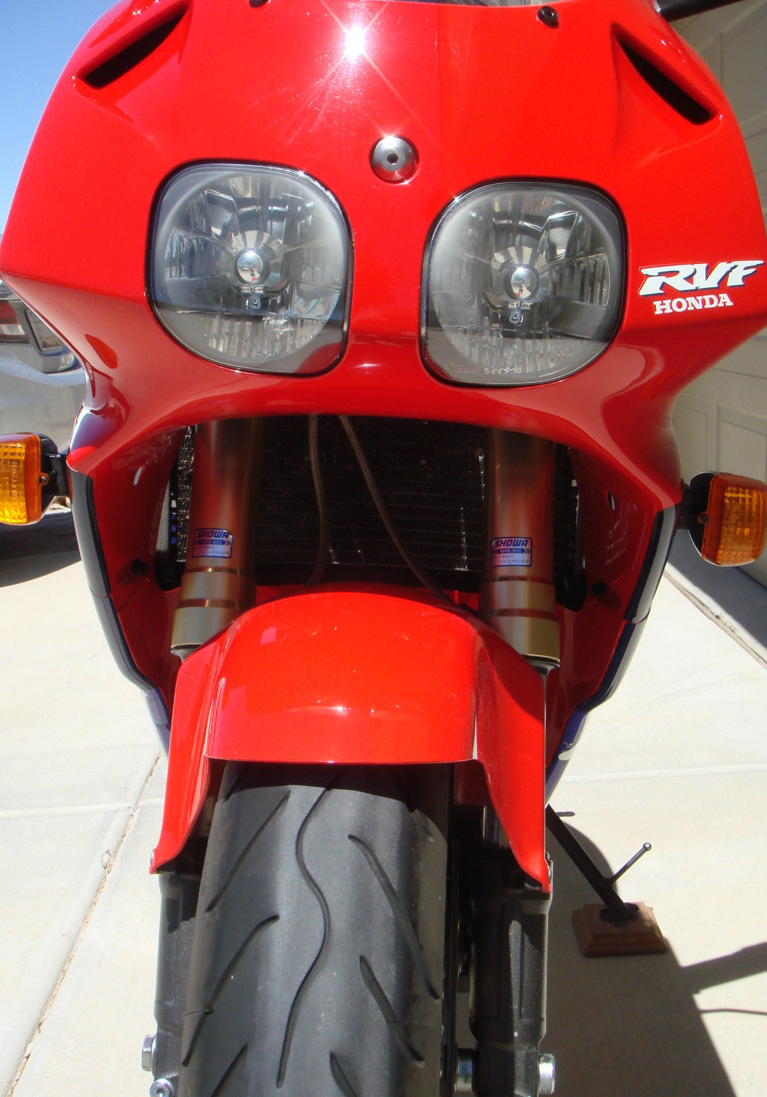 Honda RVF400 NC35 – Front | Bike-urious