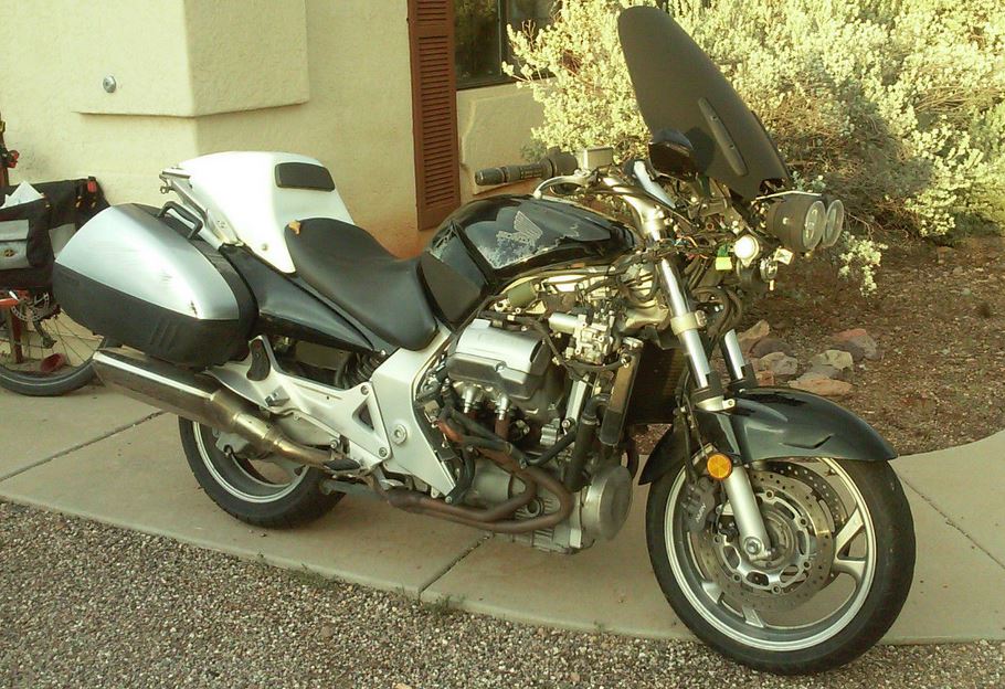 Honda ST1300 – Front Right | Bike-urious