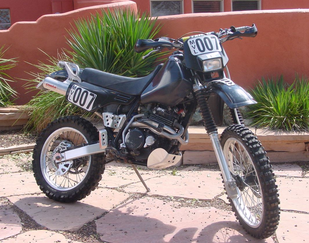 Honda XR350R – Front Right | Bike-urious