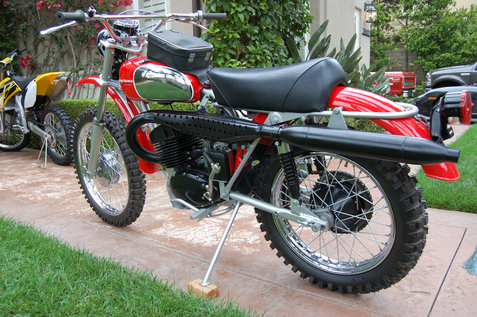 Husqvarna 360 Sportsman – Rear Left | Bike-urious