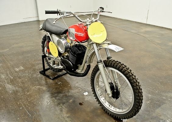 Husqvarna 400 Cross – Front Right | Bike-urious