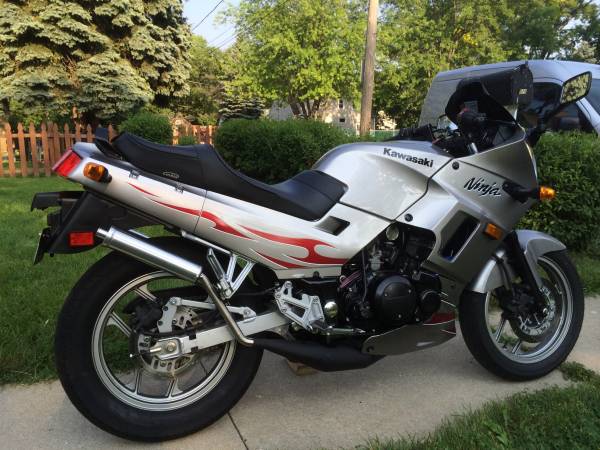 Kawasaki Ninja with Yamaha RZ350 Engine – Right Side | Bike-urious