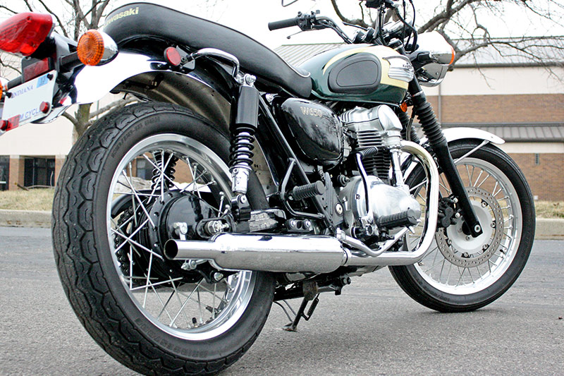 Kawasaki W650 – Right Rear | Bike-urious
