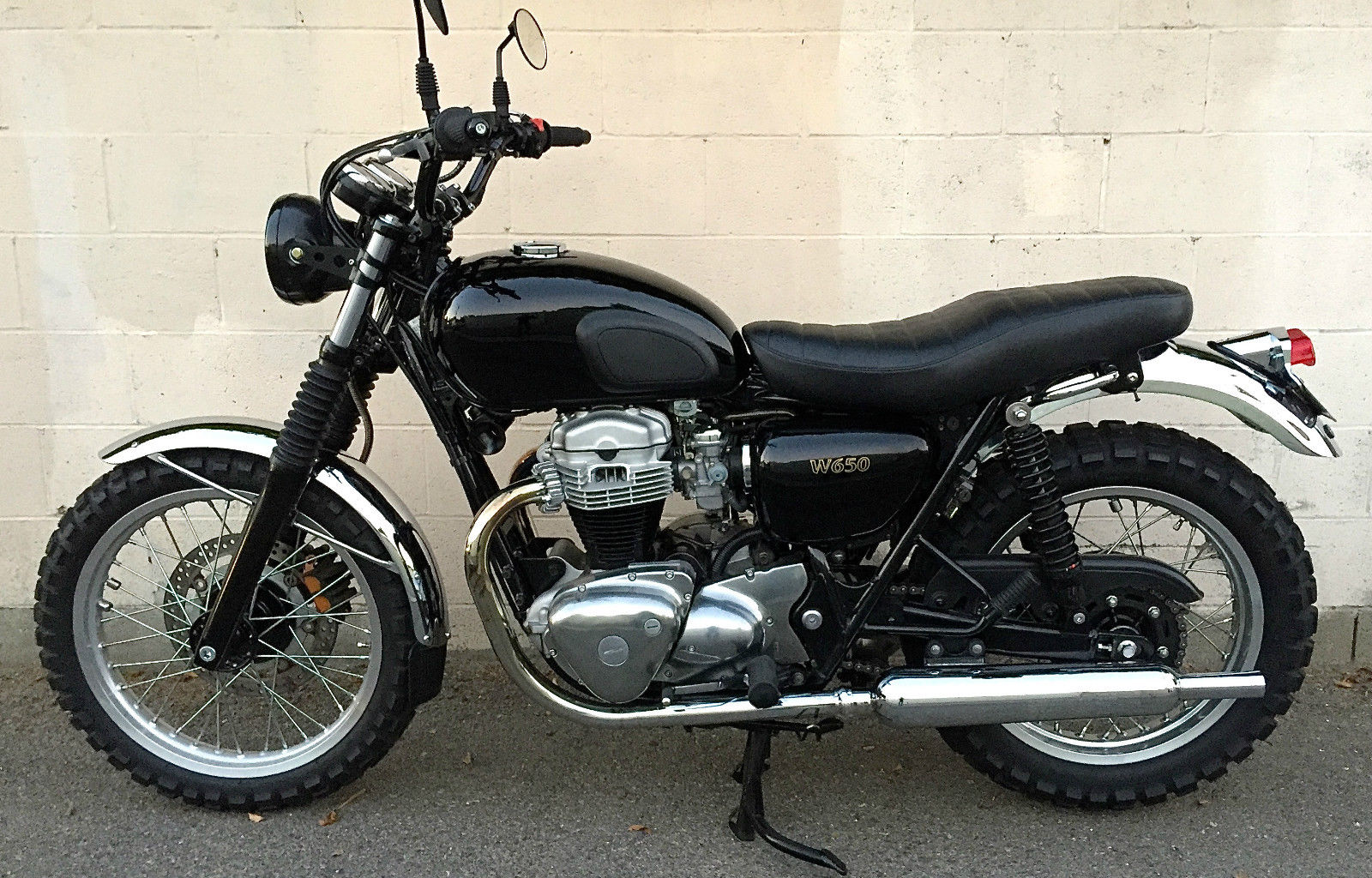 Kawasaki W650 Scramber – Left Side | Bike-urious
