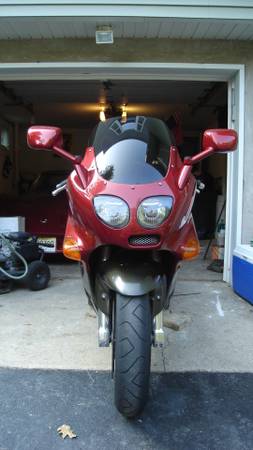 Kawasaki ZX-11 Custom – Front | Bike-urious