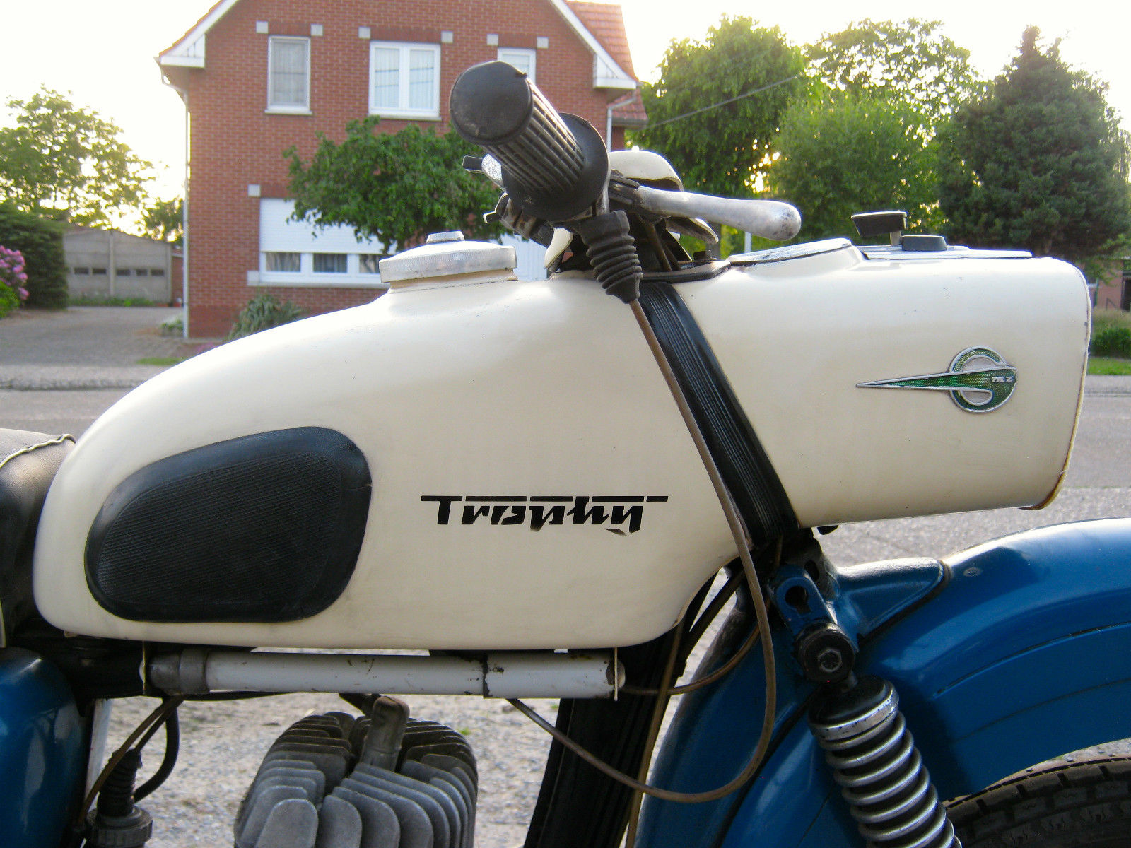 MZ Trophy ES – Headlight | Bike-urious