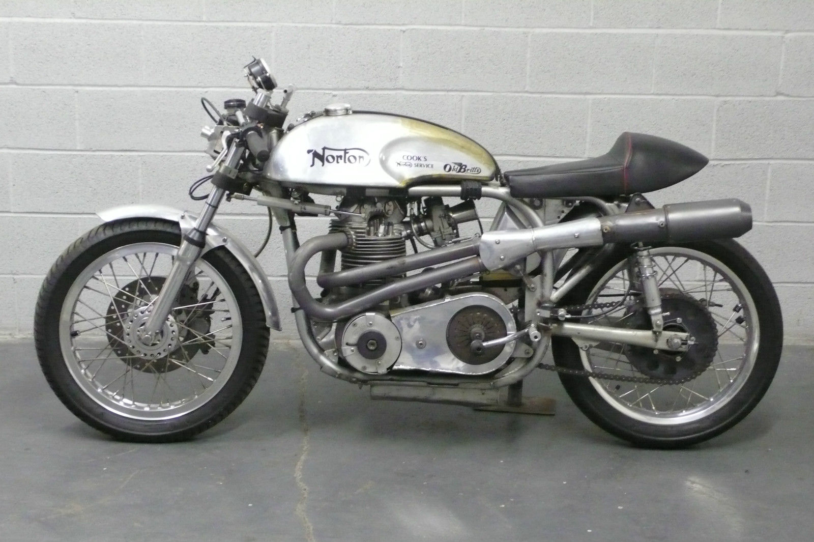Norton Atlas 750 Racer – Left Side | Bike-urious