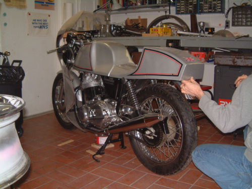 Norton Commando 920 – Rear Left | Bike-urious