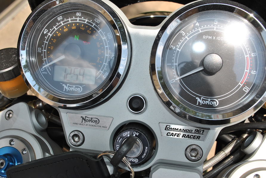 Norton Commando 961 Cafe Racer – Gauges | Bike-urious