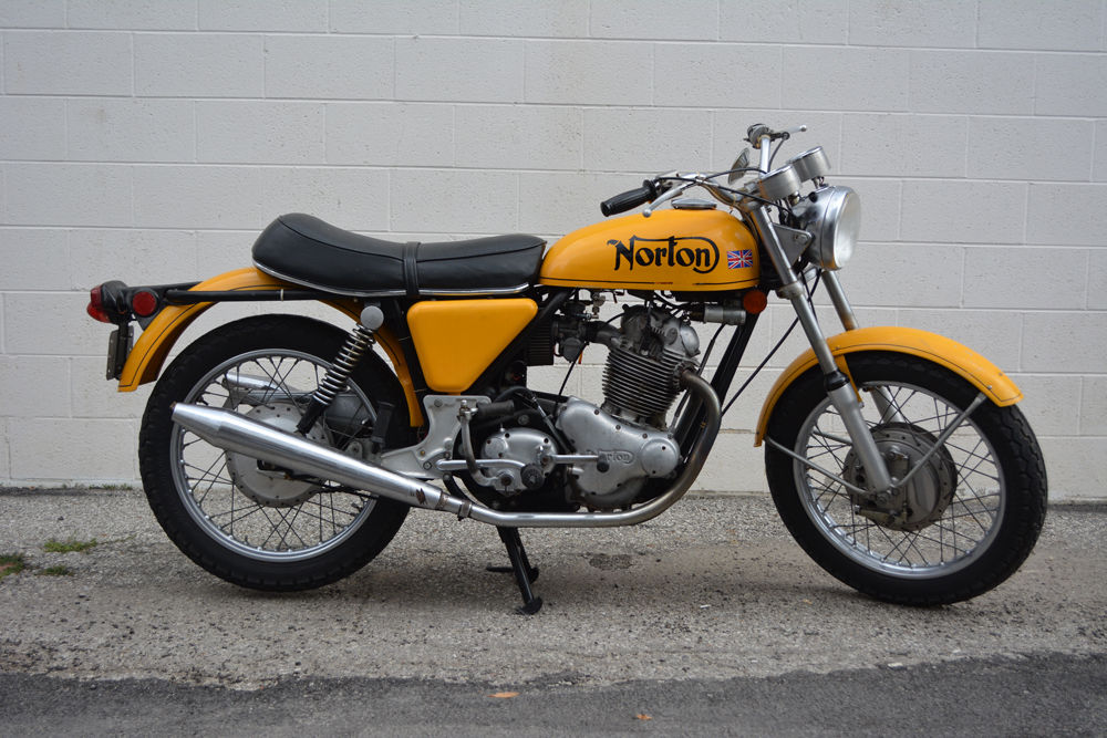 Norton Commando Hi-Rider – Right Side | Bike-urious