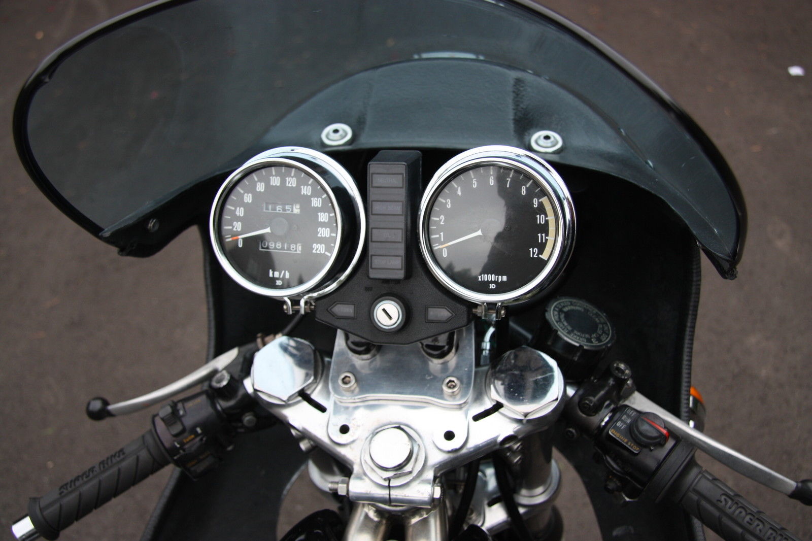 Rickman Kawasaki – Cockpit | Bike-urious
