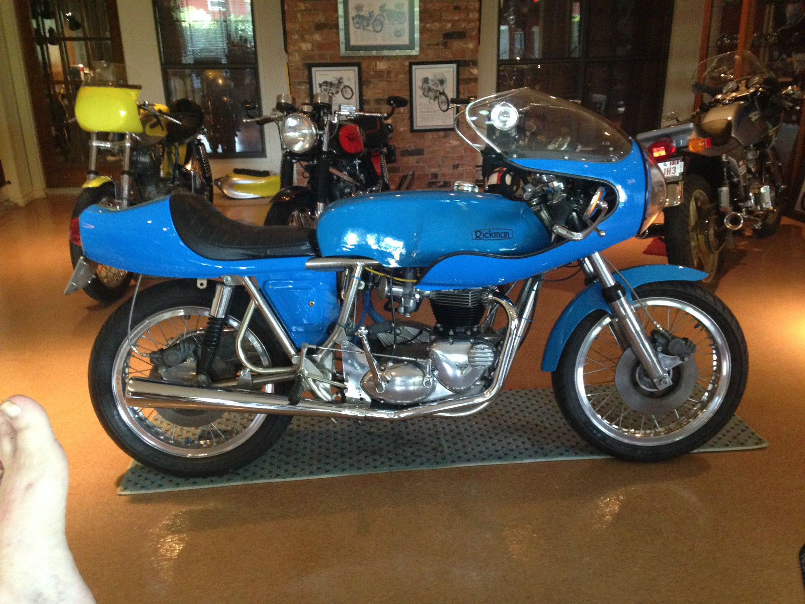 Rickman Triumph – Right Side | Bike-urious