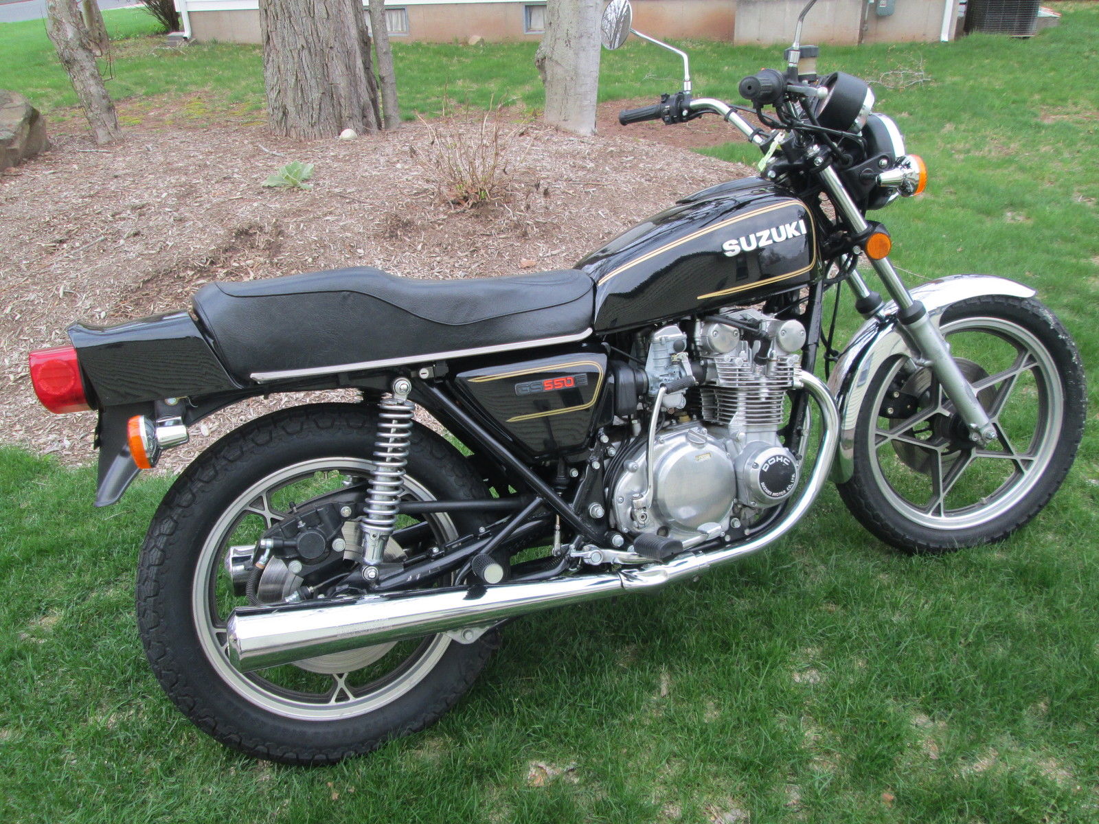Suzuki GS550E – Right Side | Bike-urious