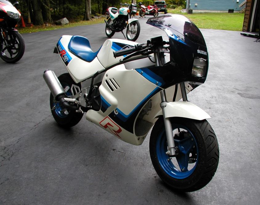 Suzuki GSX-R 50 – Front Right | Bike-urious