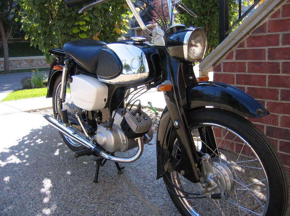 Suzuki M15 – Front Right | Bike-urious