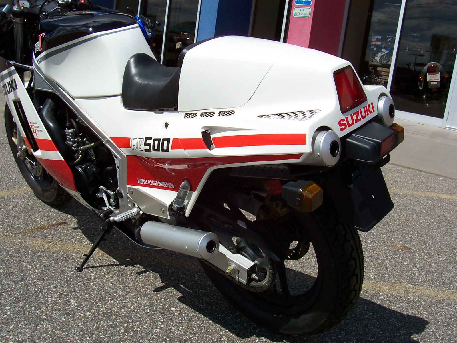Suzuki RG500 Gamma – Rear Left | Bike-urious