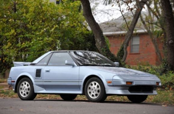 Toyota MR2 – Front Right | Bike-urious