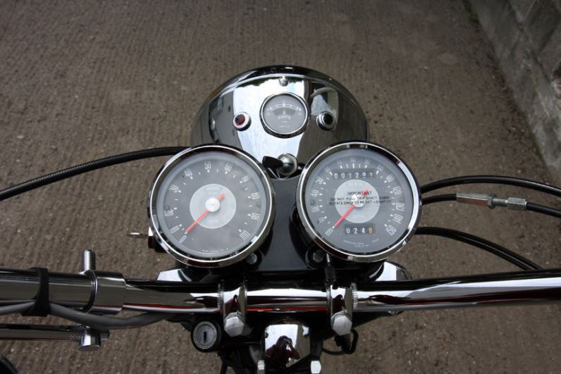Triumph Bonneville – Gauges | Bike-urious