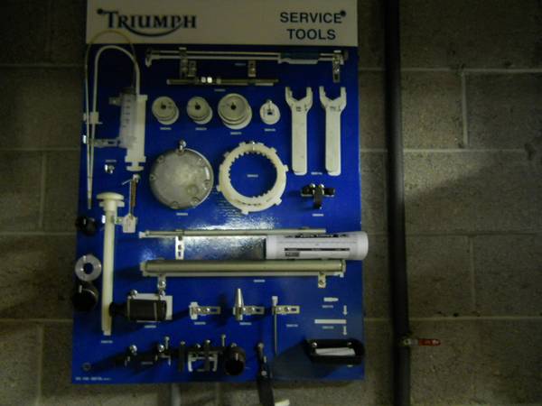 Triumph Daytona 1200SE – Tools | Bike-urious