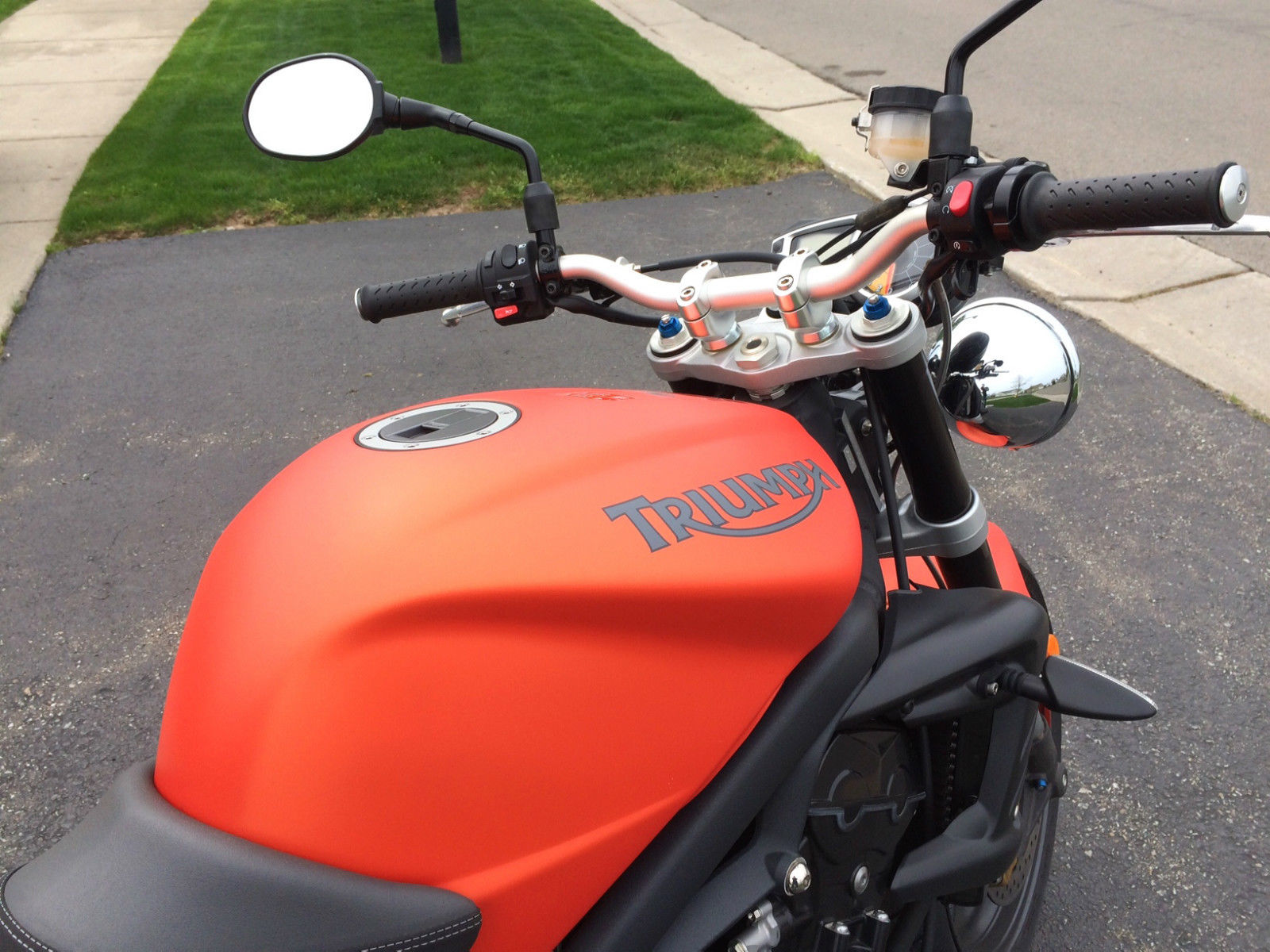 Triumph Speed Triple R – Tank | Bike-urious