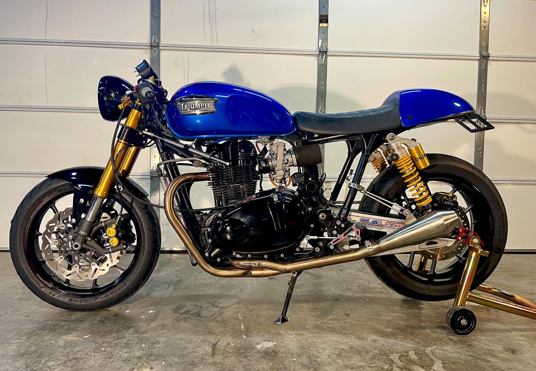 Triumph Thruxton – Left Side | Bike-urious
