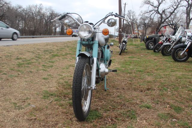 Wards Riverside Benelli 350 Restomod – Front | Bike-urious