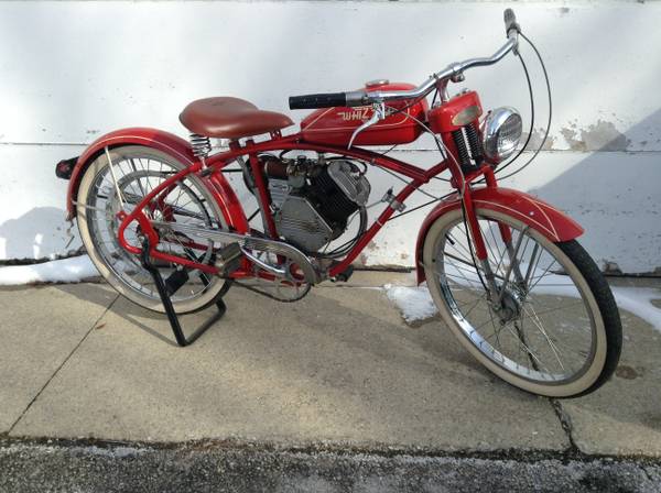 Whizzer Pacemaker – Front Right | Bike-urious