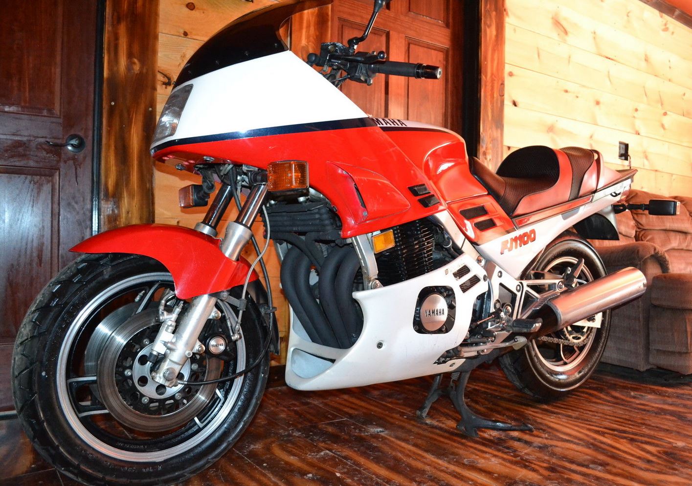 Yamaha FJ1100 – Front Left | Bike-urious