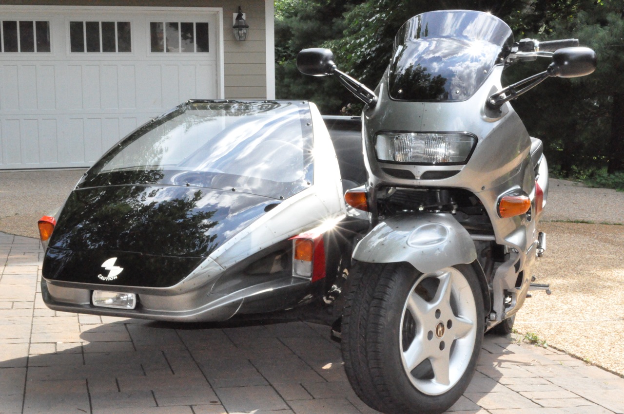 Yamaha GTS1000 with Mega Comete Sidecar – Front | Bike-urious