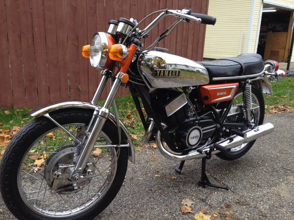 Yamaha R5 350 – Front Left | Bike-urious